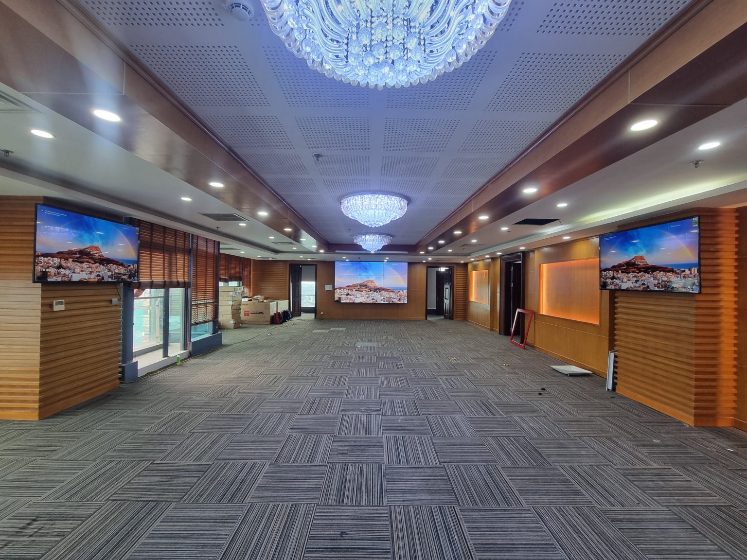 Cách ghép 2 màn hình máy tính thành 1 - Hướng dẫn đơn giản - HCOM