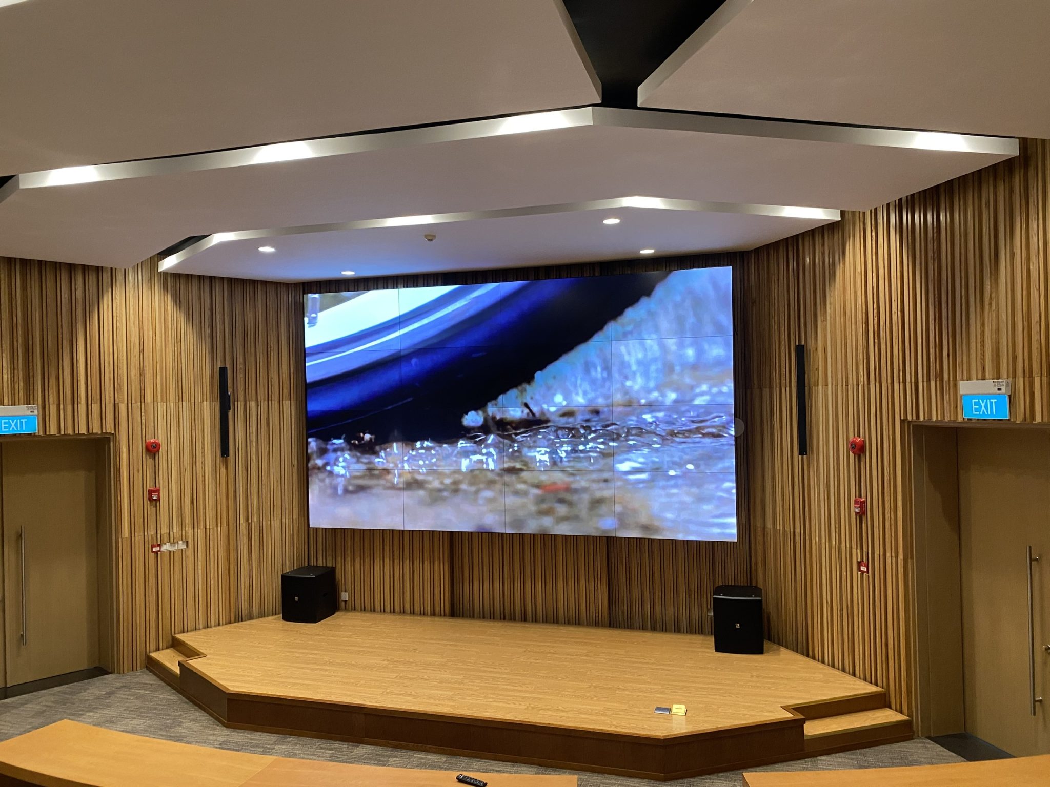 Báo Giá Màn hình LED Chính hãng - Bảo hành 36 tháng - Đầy đủ CO, CQ