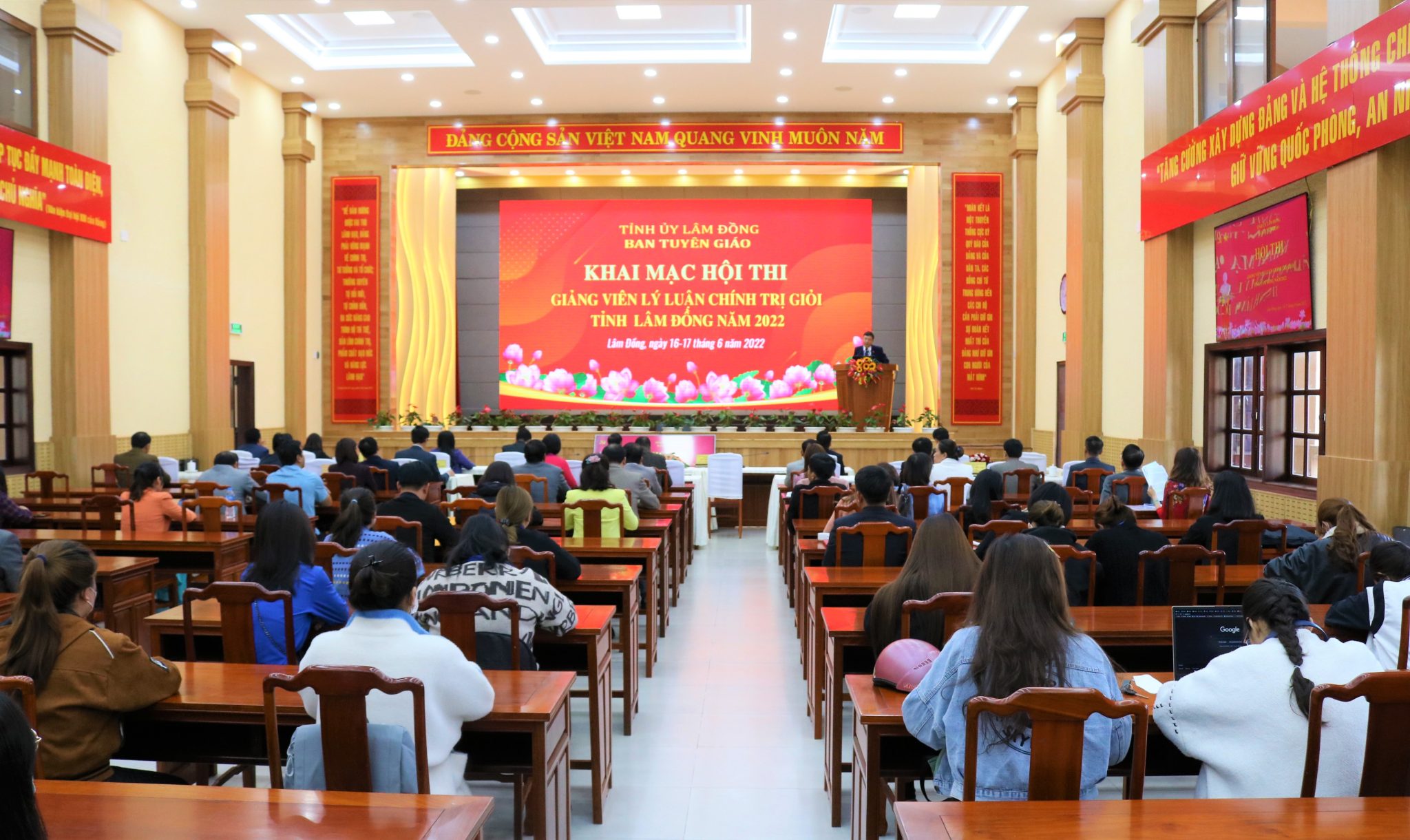 Màn hình hội trường LED, LCD tại Lâm Đồng - HCOM