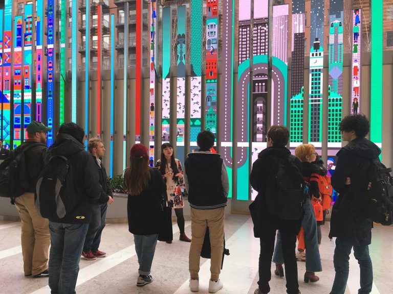 Màn hình LED trong nghệ thuật và quảng cáo tương tác - HCOM JSC